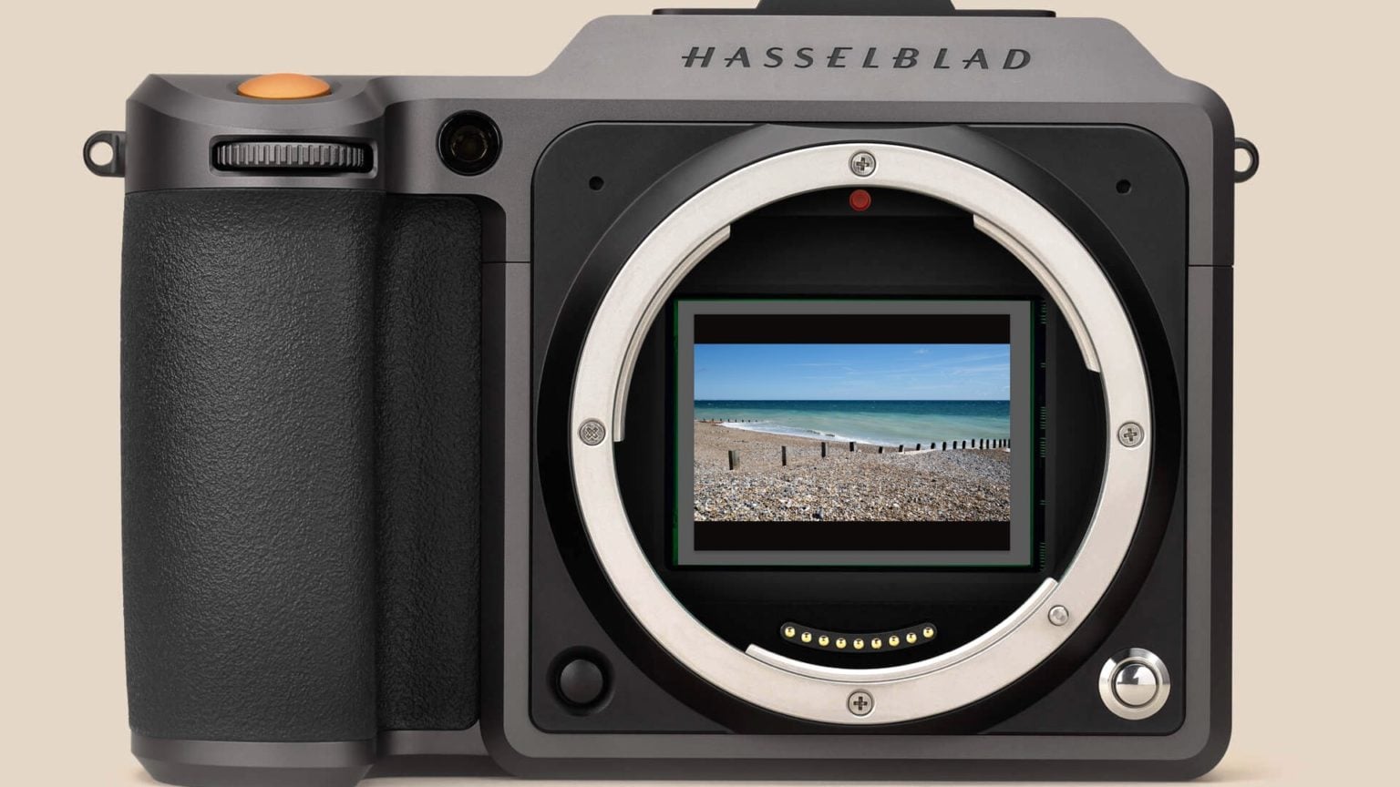 Inside Hasselblad’s Factory: Assembling the Medium Format Magic - Y.M ...