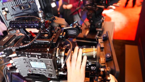 Panavision Celebrates 70 Years With a New Lens: Ultra Panatar II - Y.M ...