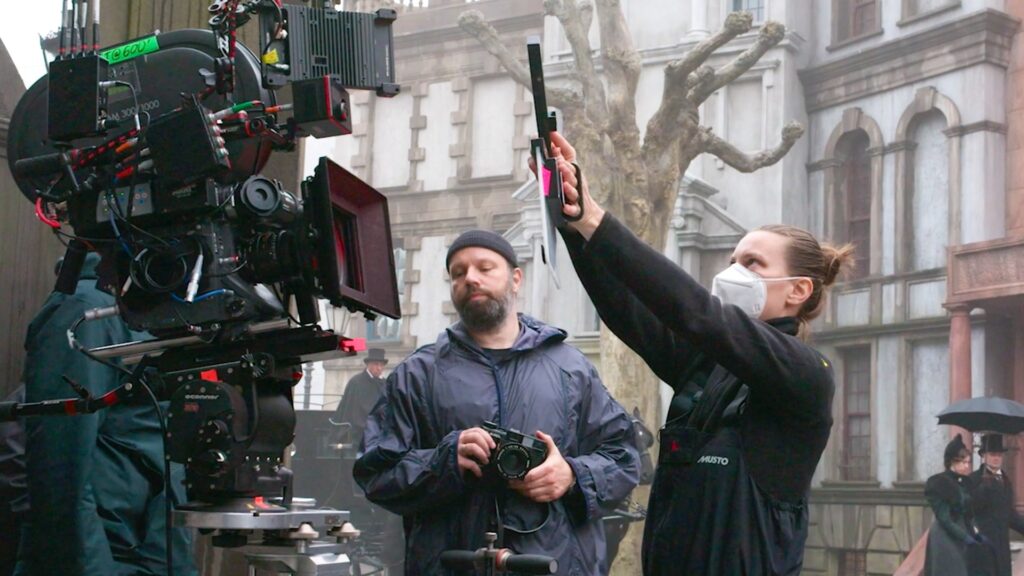 Poor Things was Shot on ARRICAM and Petzval Lenses - Y.M.Cinema Magazine